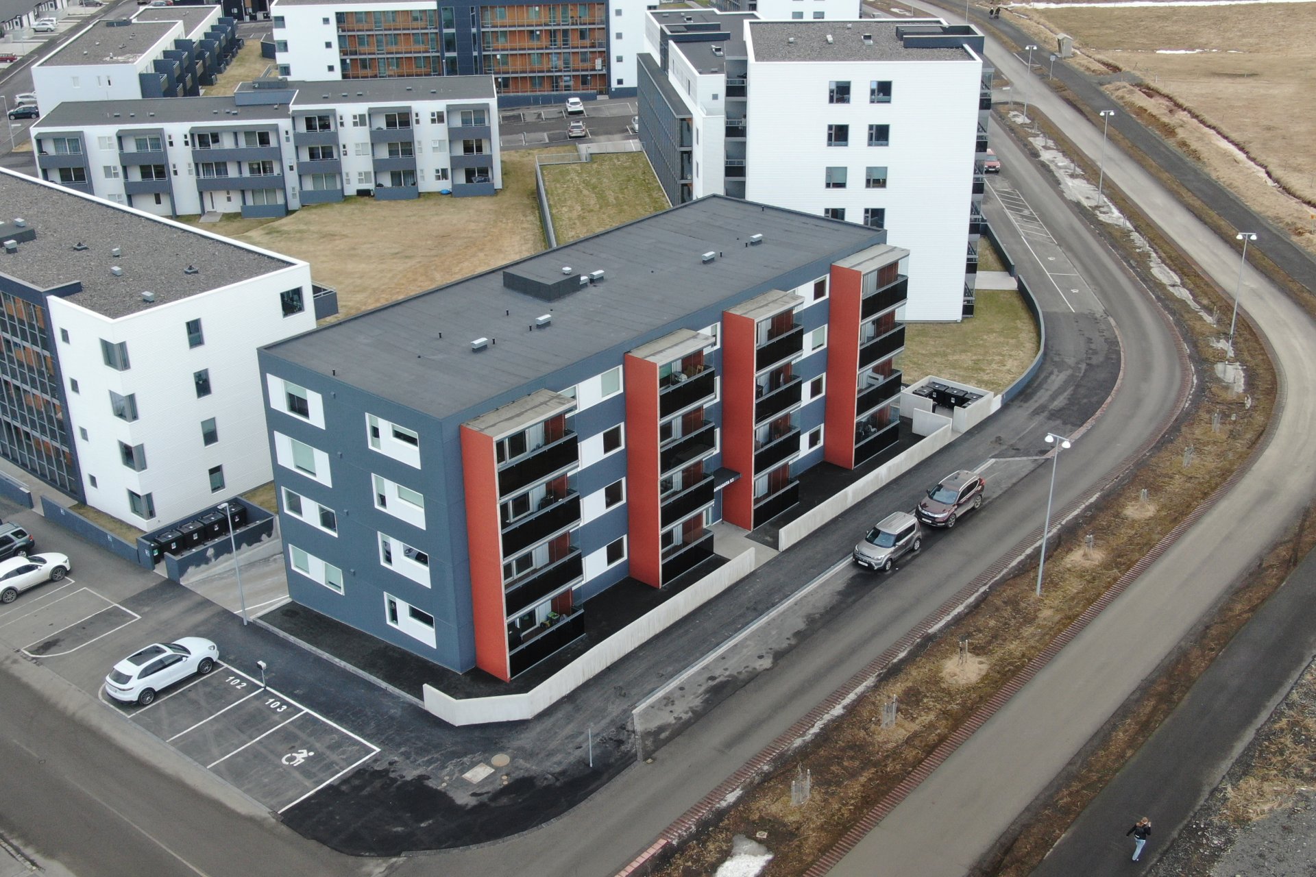 Hjón keyptu blokk og leigja 60 ára og eldri | akureyri.net
