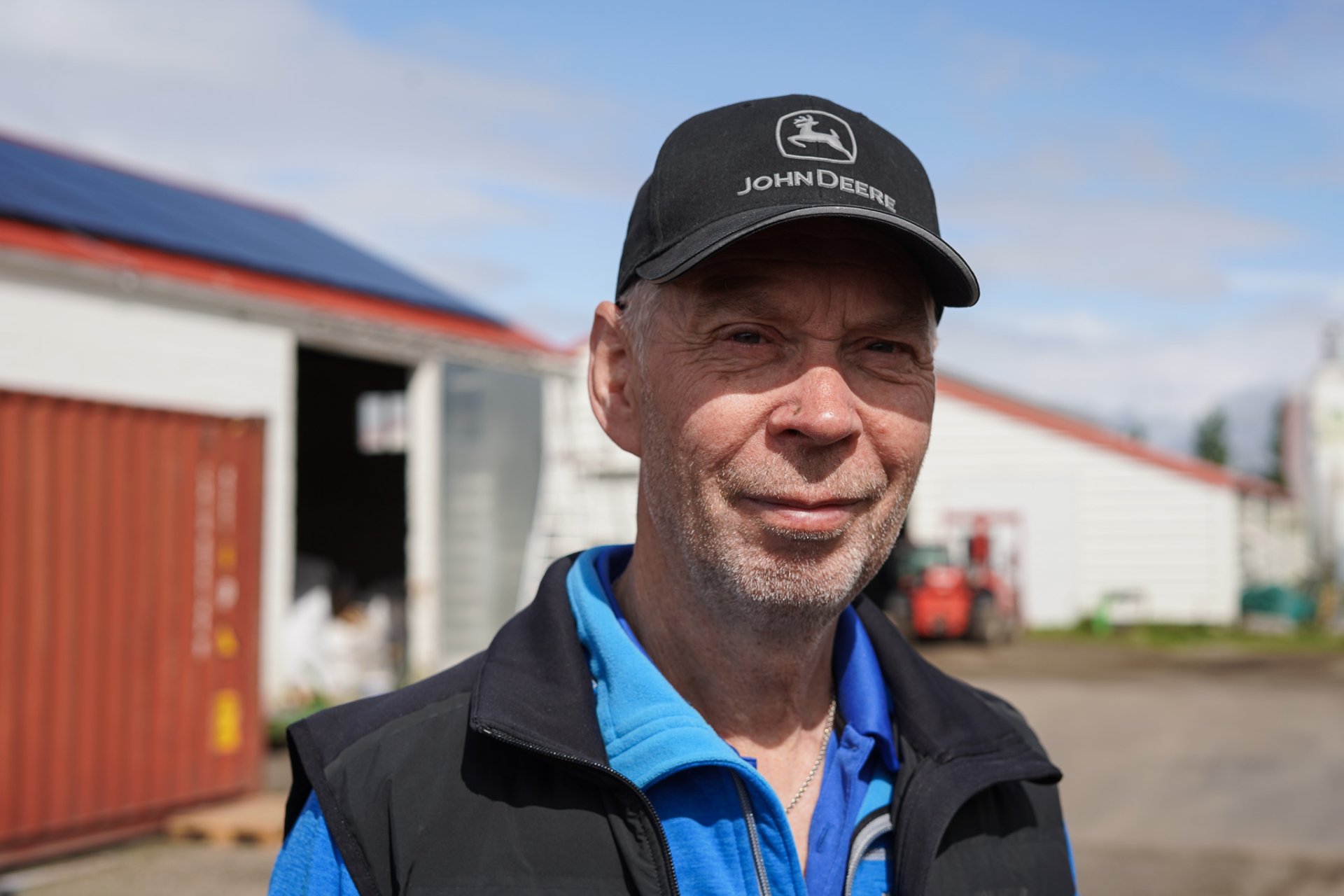 Framleiða rafmagn á þakinu í Garði | akureyri.net