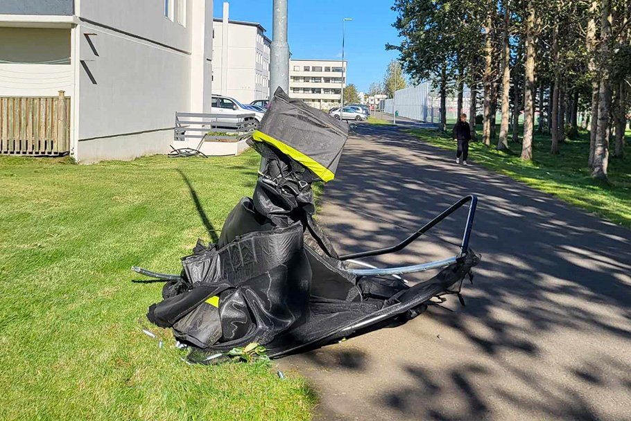 Trampólín á flugi en lægir með kvöldinu | akureyri.net